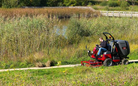Rotary Mowers Archives - Toro Grounds for Success