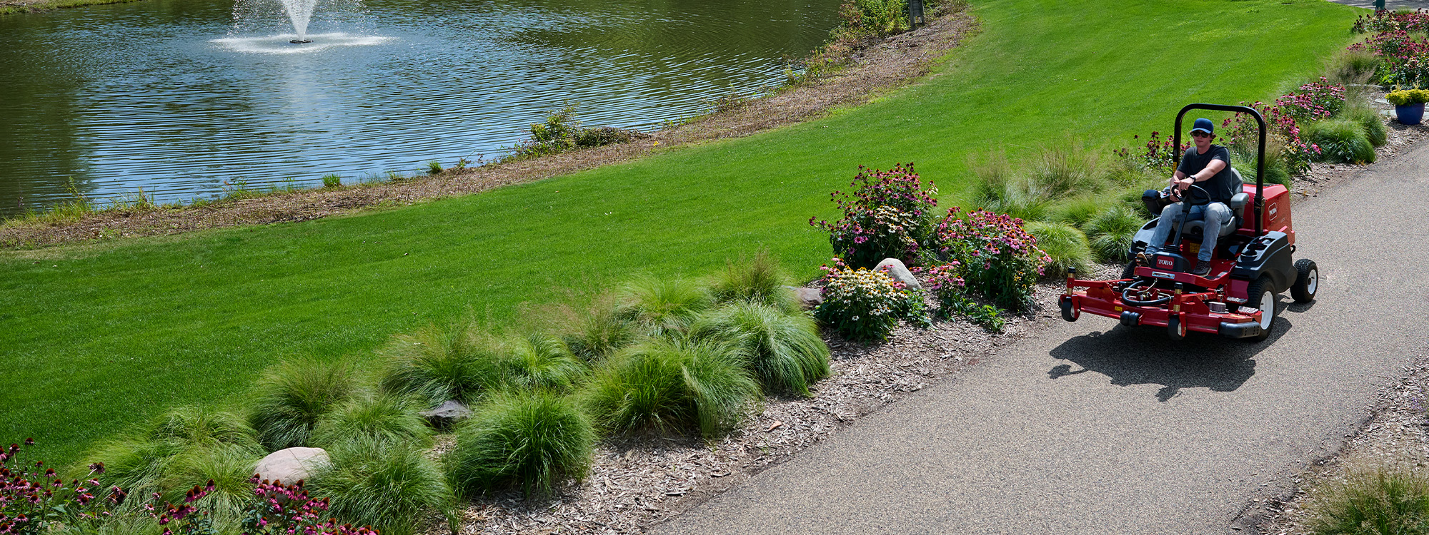 Electrify Your Crew’s Productivity with the Toro® Groundsmaster® e3200 ...